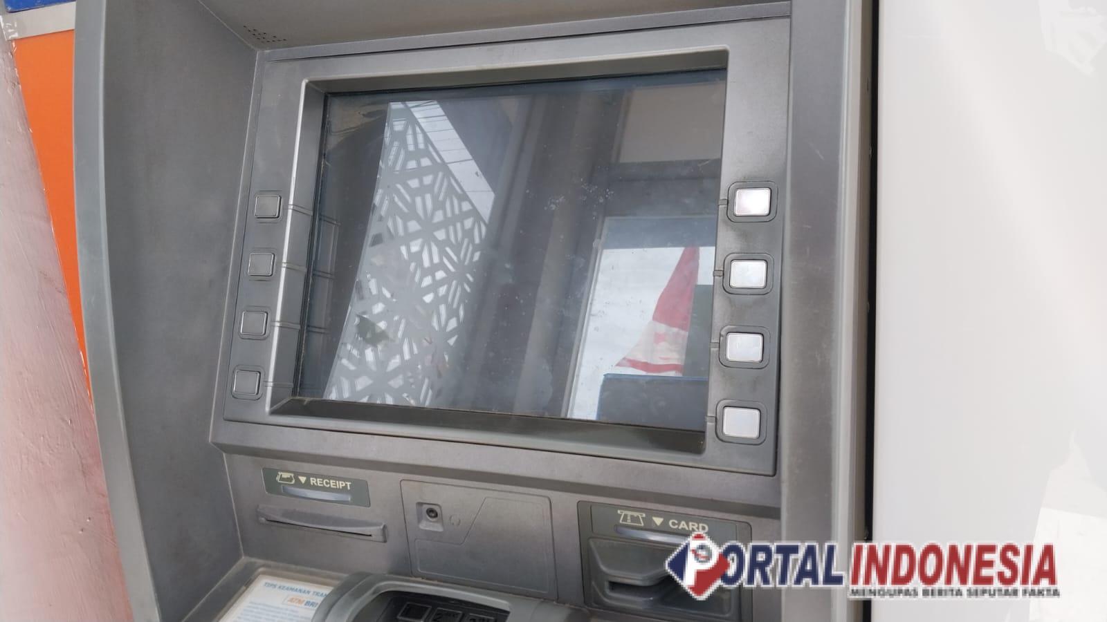 Layar ATM BRI di Depan SPBU Juanda Mamuju Gelap, Nasabah Kesulitan ...